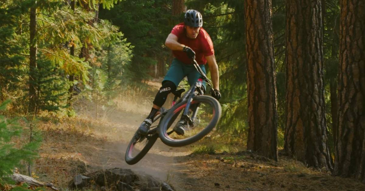 Watch This Mountain Biker Shred Lush, Loamy Oregon Backwoods | GearJunkie