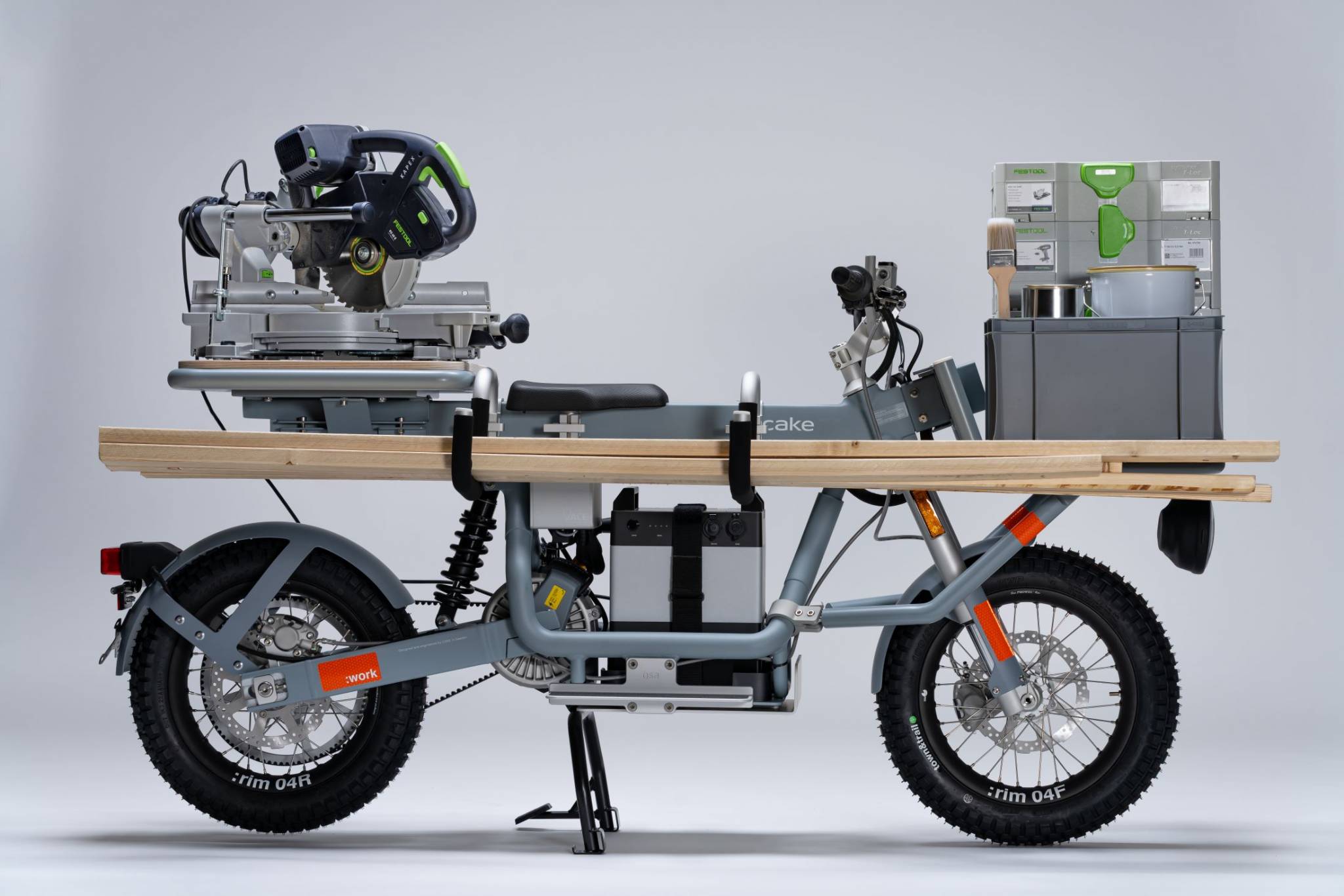 'Last Mile' Power: CAKE Launches Electric Motorbikes for Delivery ...