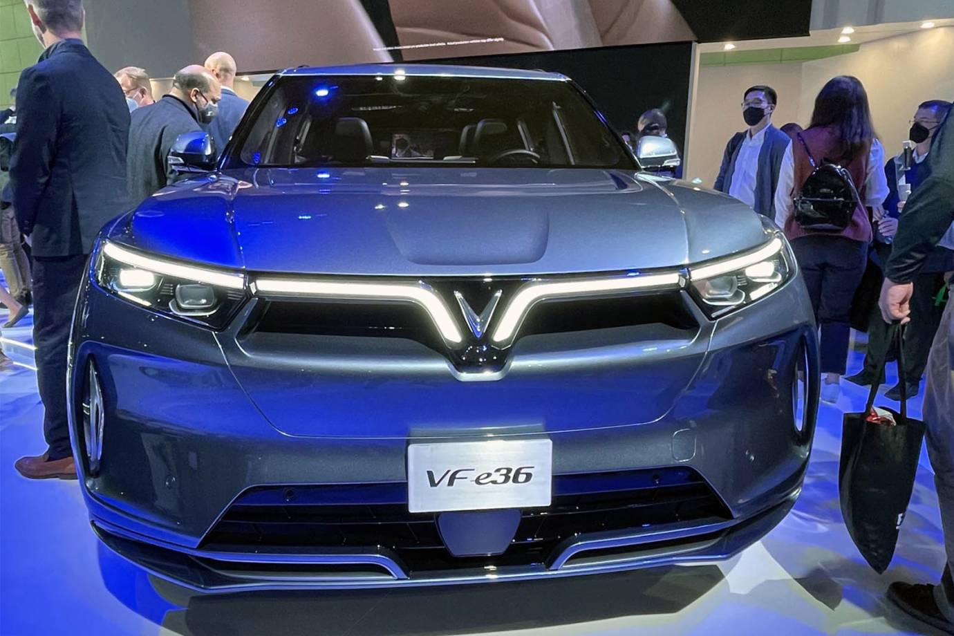 Vietnam's First Automaker Reveals 2 All-Electric SUVs at LA Auto Show ...