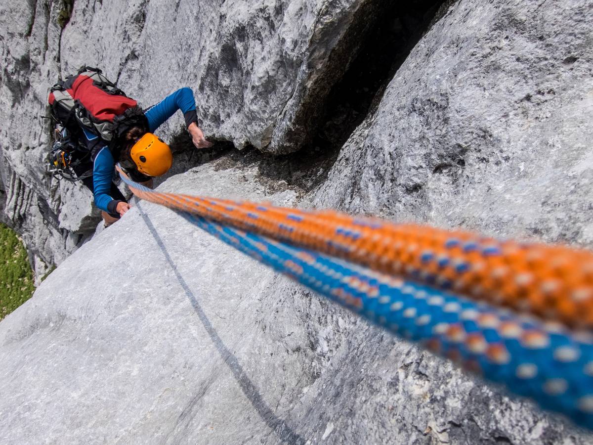 Client Sues Climbing Guide for Dislodging Fridge-Sized Block, Letting ...