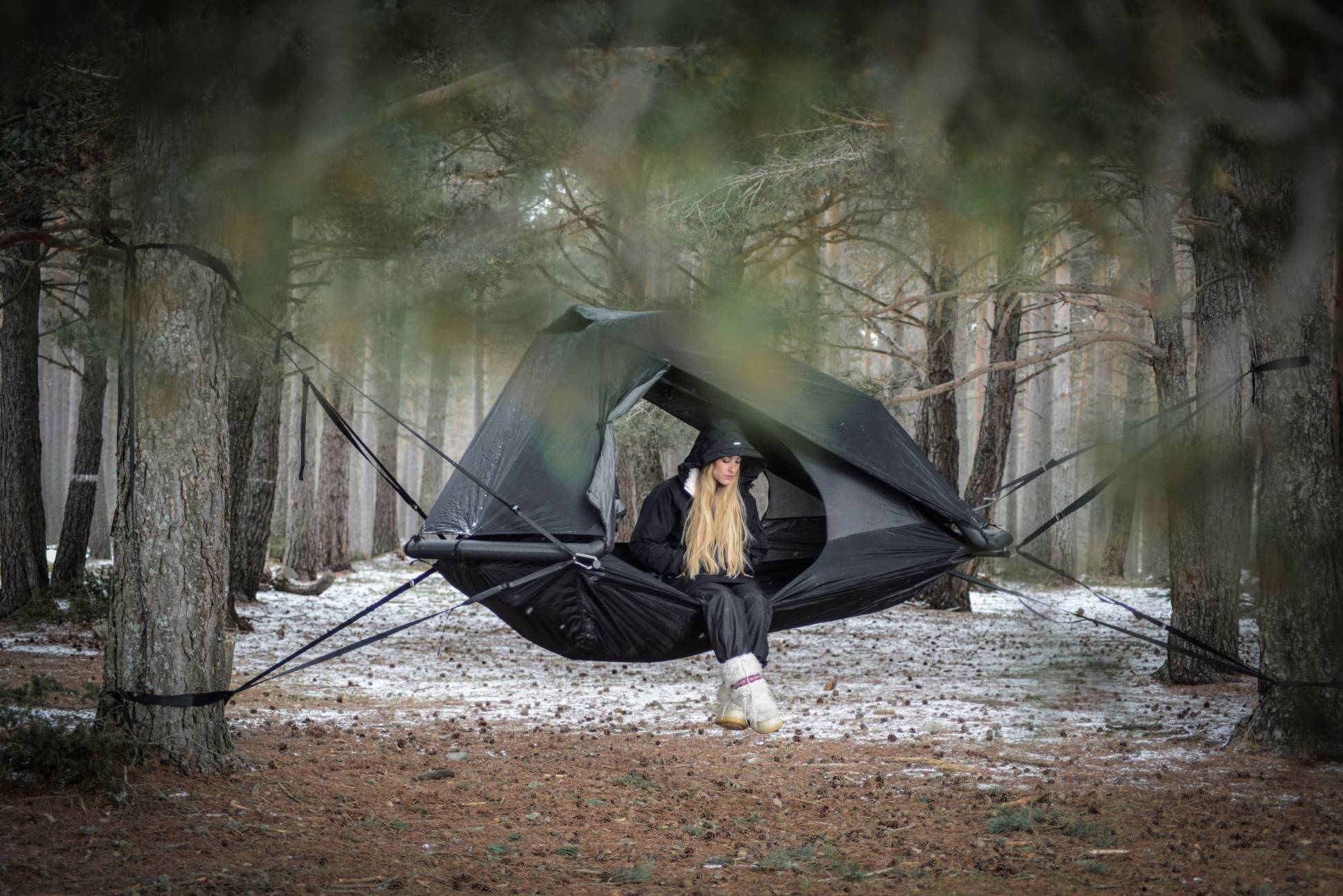 Floating 'Monolith' Tent Inflates in Seconds, Pitches on Land or Air ...