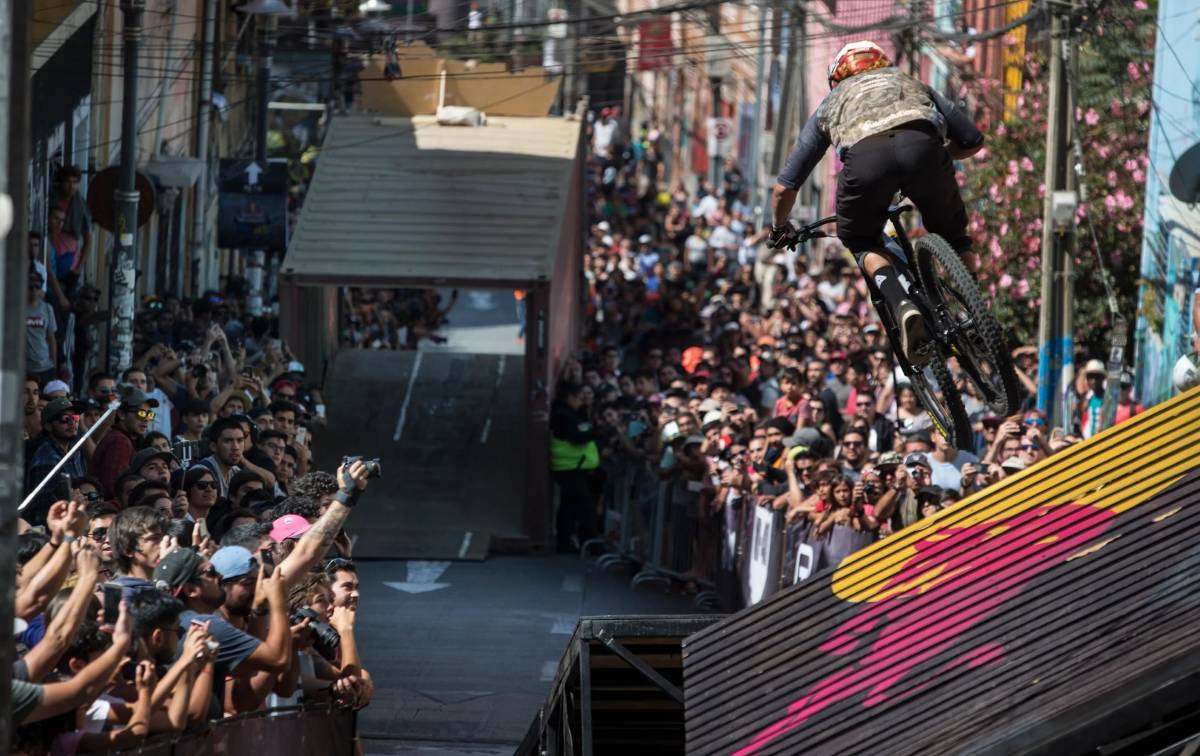 Watch Red Bull 'Urban Downhill Mountain Biking': How to Tune In ...