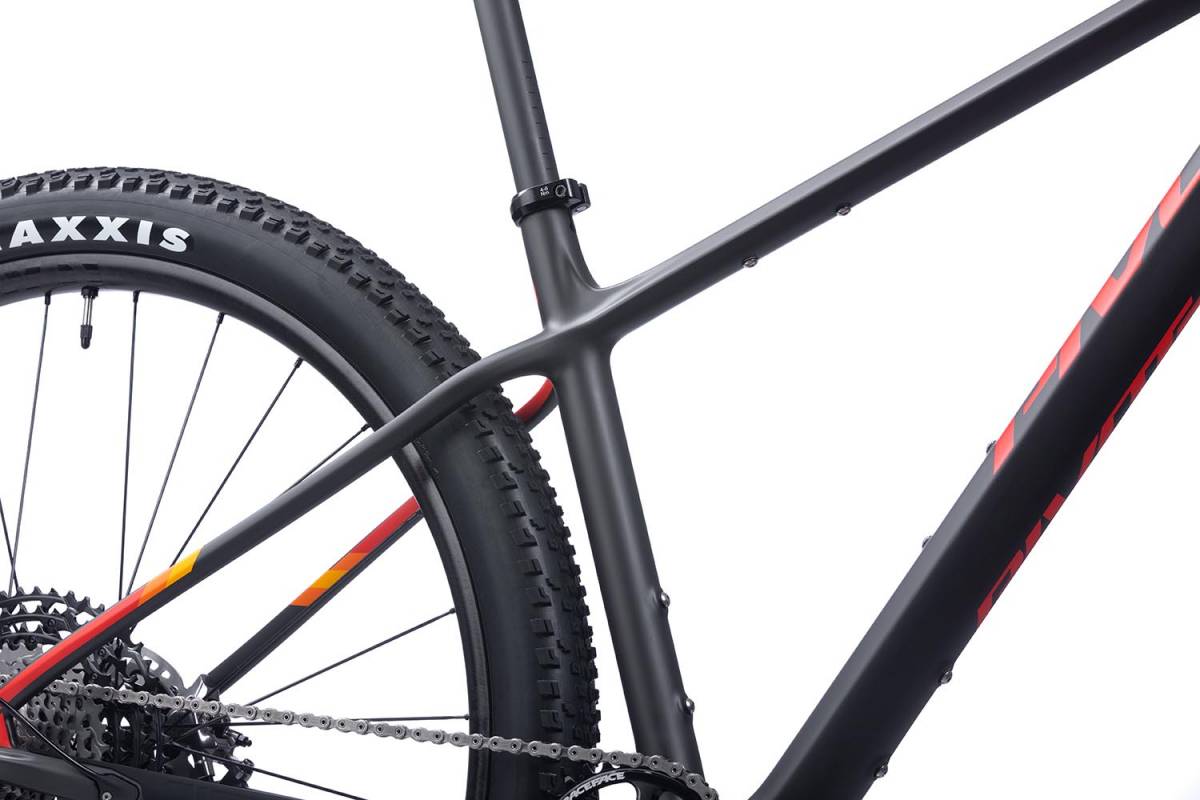 Pivot's New LES SL Hardtail: One of the Lightest MTB Frames Ever ...