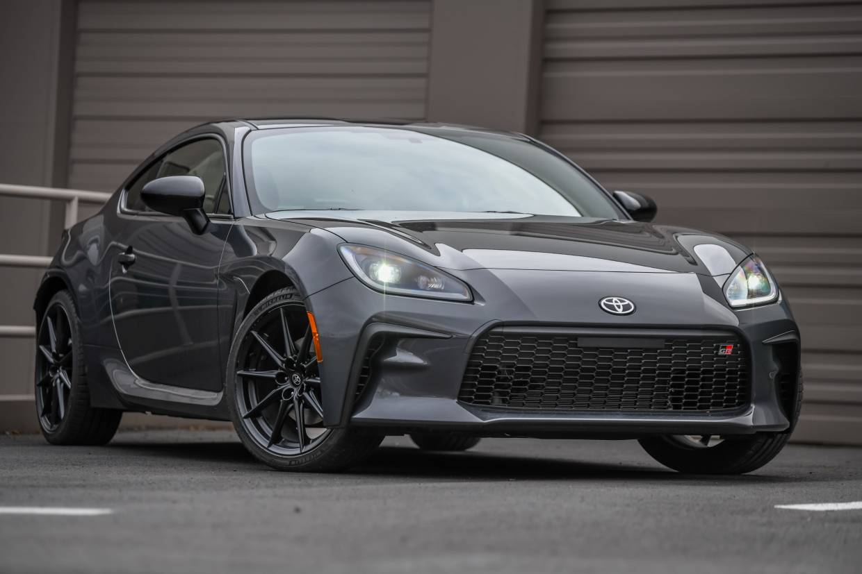 Best Value Sports Car Today? 2022 Toyota GR86 Premium Review
