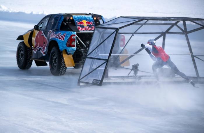 Watch the Speed Skating World Record: 60+ MPH on Ice, With Red Bull ...