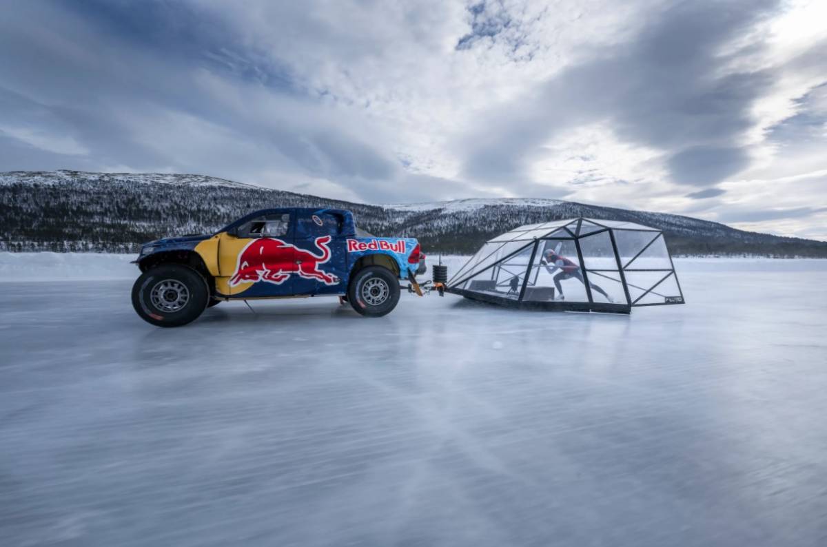 Watch the Speed Skating World Record: 60+ MPH on Ice, With Red Bull ...