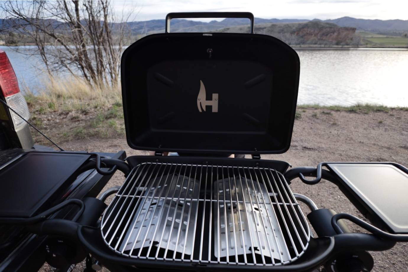 Start 'Adventure Grilling': HitchFire F-20 Vehicle-Mounted Grill Review ...