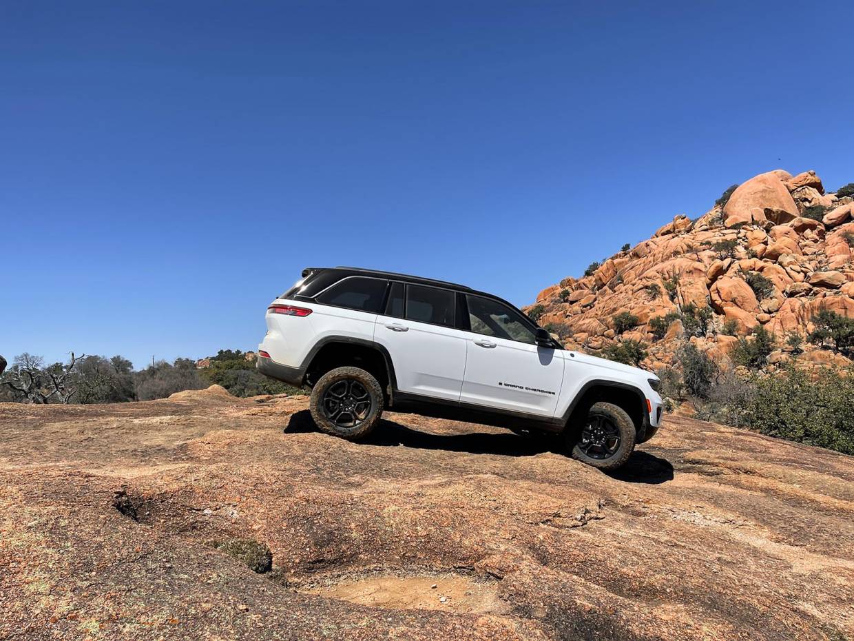 Confirmed: Sub-$25,000 Jeep Renegade EV Coming in 2027