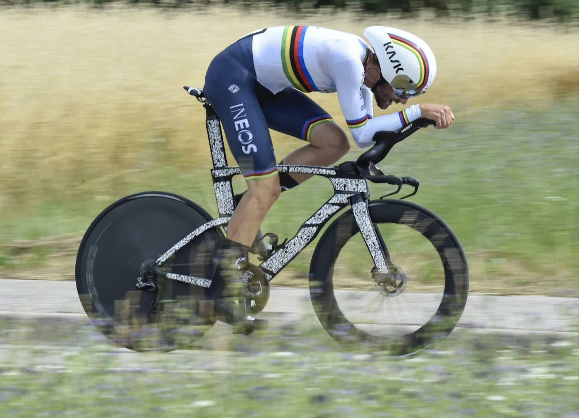 Pinarello's 'Fastest Bike Ever' Debuts at Tour de France Stage 1 ...