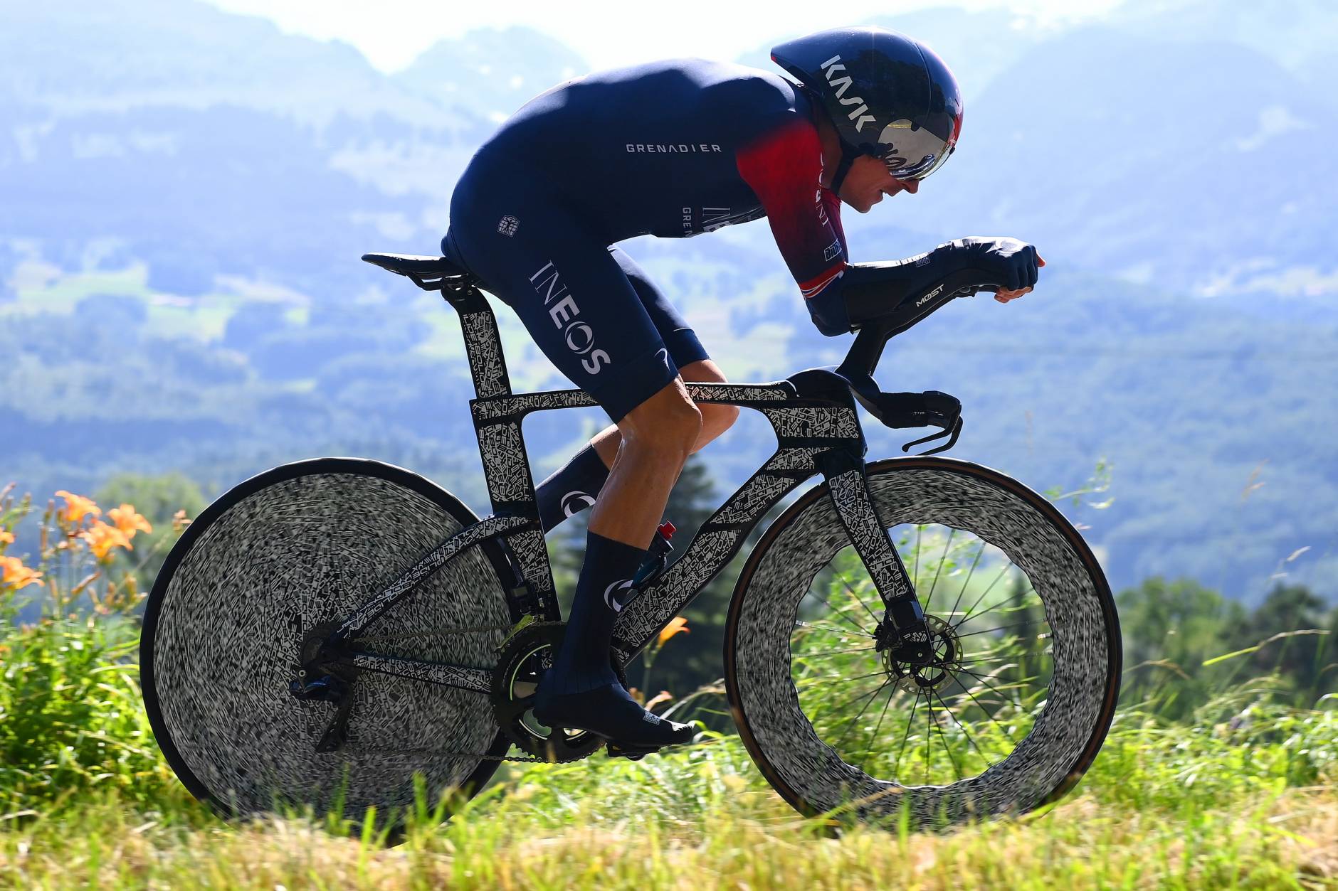Pinarello's 'Fastest Bike Ever' Debuts at Tour de France Stage 1 ...
