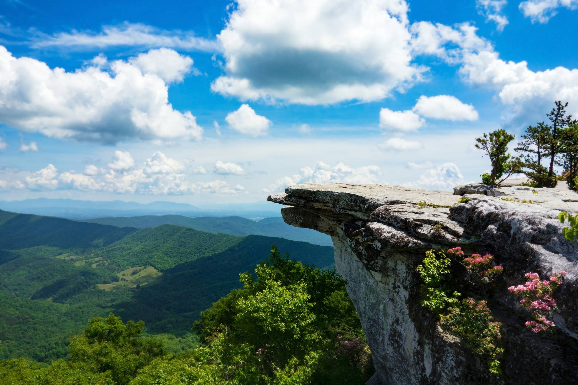 Appalachian Trail Hiker Falls Off Cliff, Dies; Investigation Underway ...