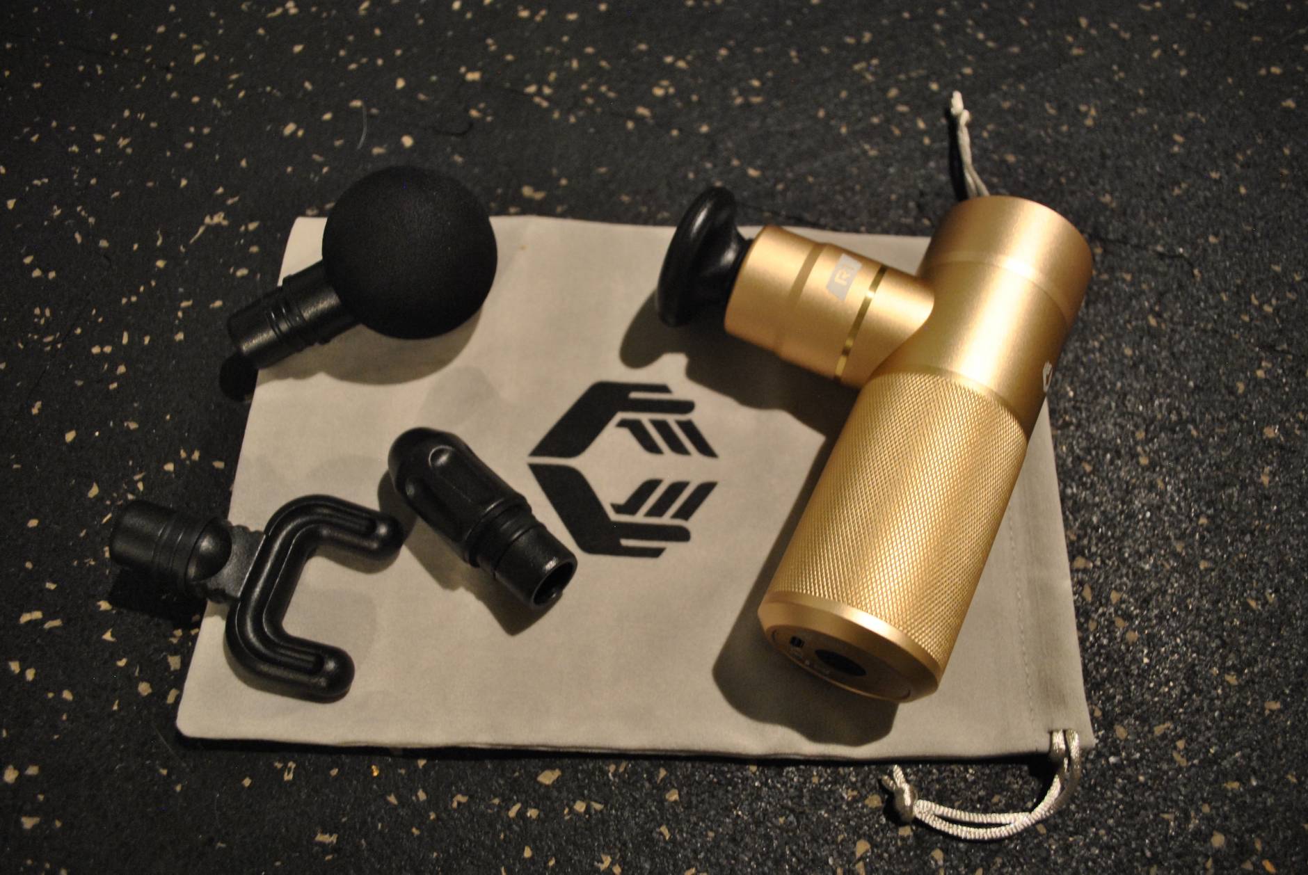 ROLL Recovery R1 Review: Tiny but Mighty Percussion Massager Packs a ...