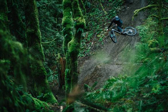 The Transition Relay Gives You an E-Bike and MTB in One: Here’s How ...