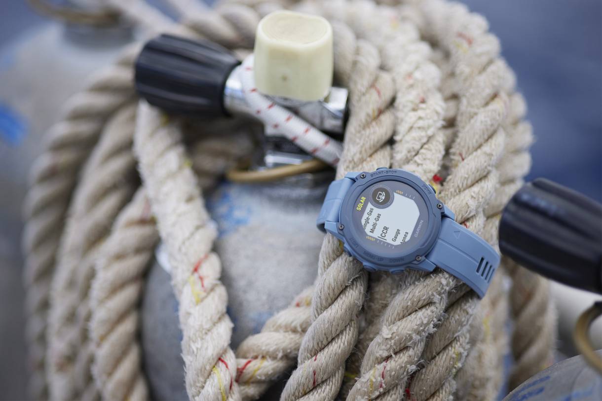 Ultimate Dive Watch Under $1,000: Garmin Descent G1 Solar Review ...