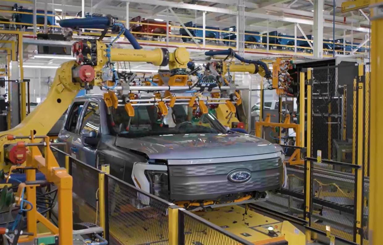 Ford Lines Up Largest Solar Energy Deal in US History | GearJunkie