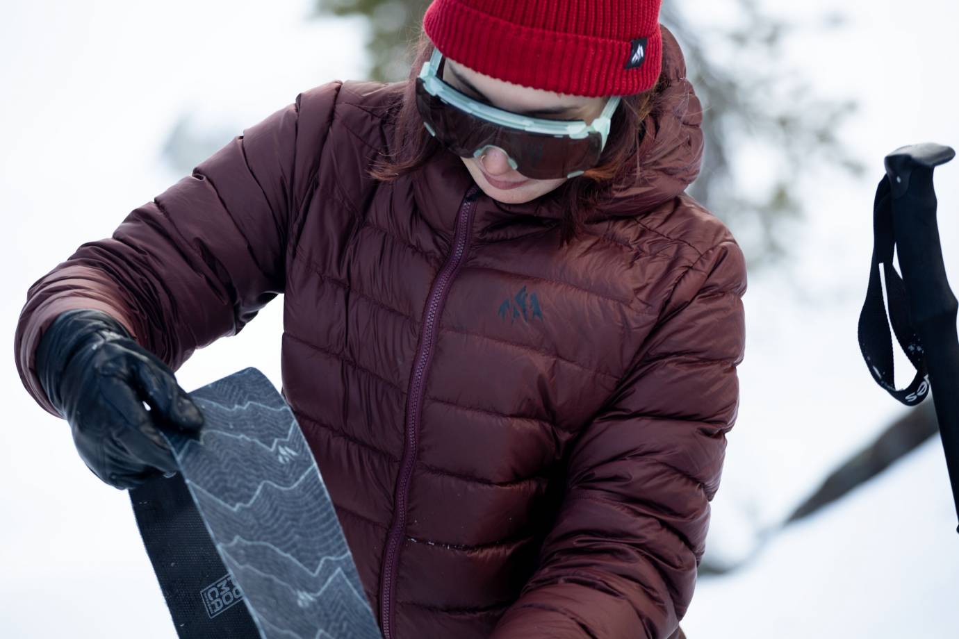 Jones Snowboards Debuts First-Ever Recycled 750-Fill Down Jacket This ...