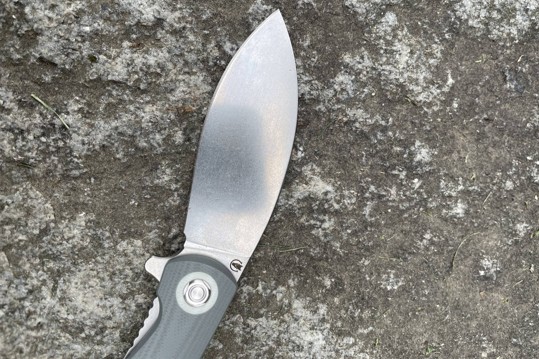 Proudly Made in China: Vosteed Nightshade Folding Knife Review | GearJunkie