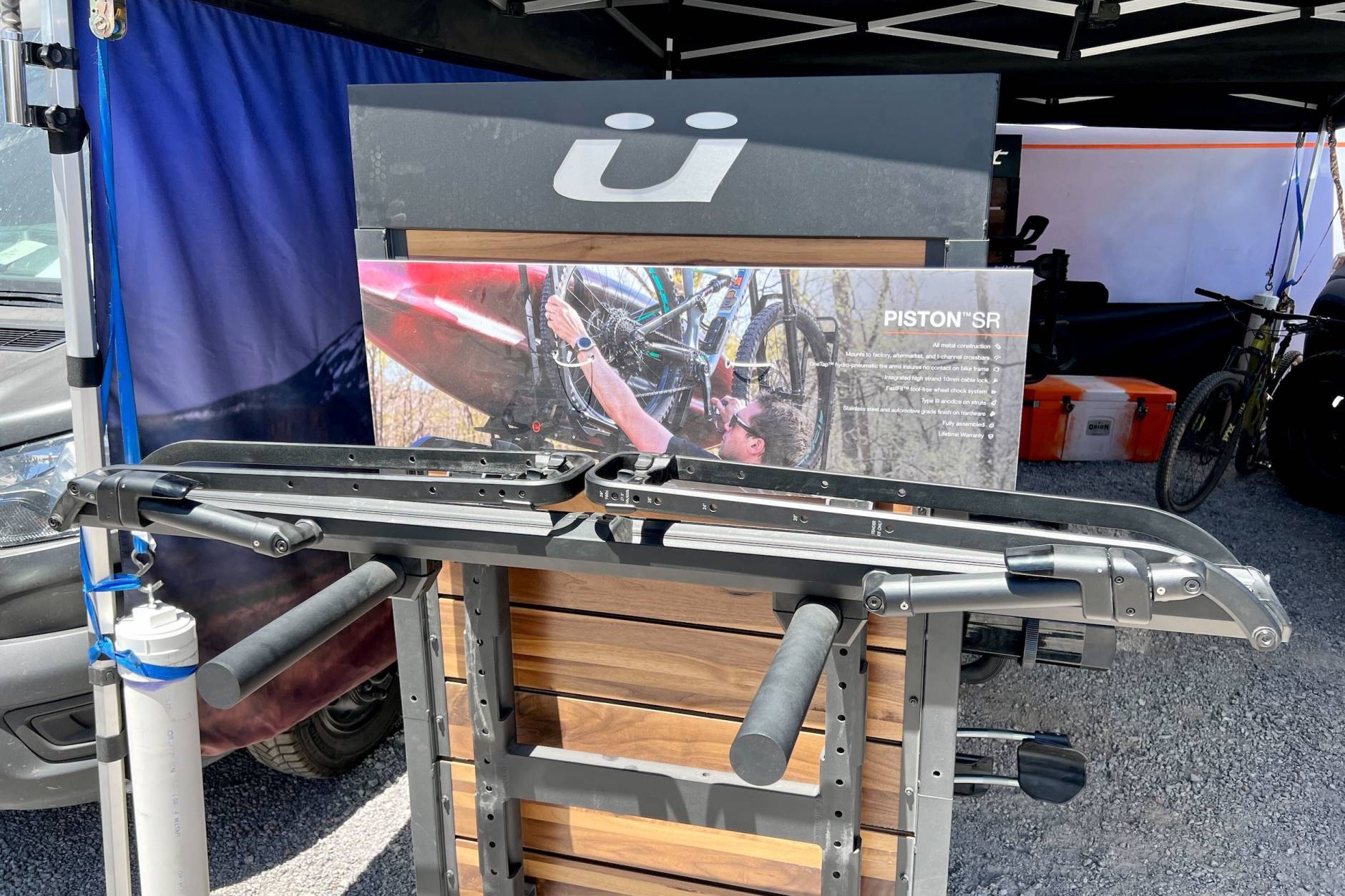 Küat Launches Piston SR Bike Rack, Aims at Easiest Roof Loading