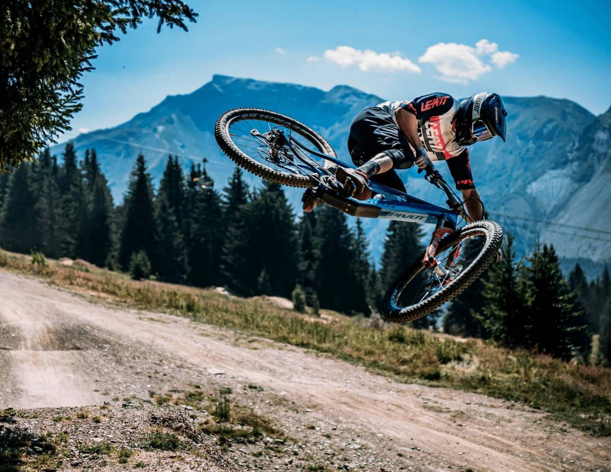 Pivot Shuttle LT: The First E-Bike I Actually Wanted | GearJunkie