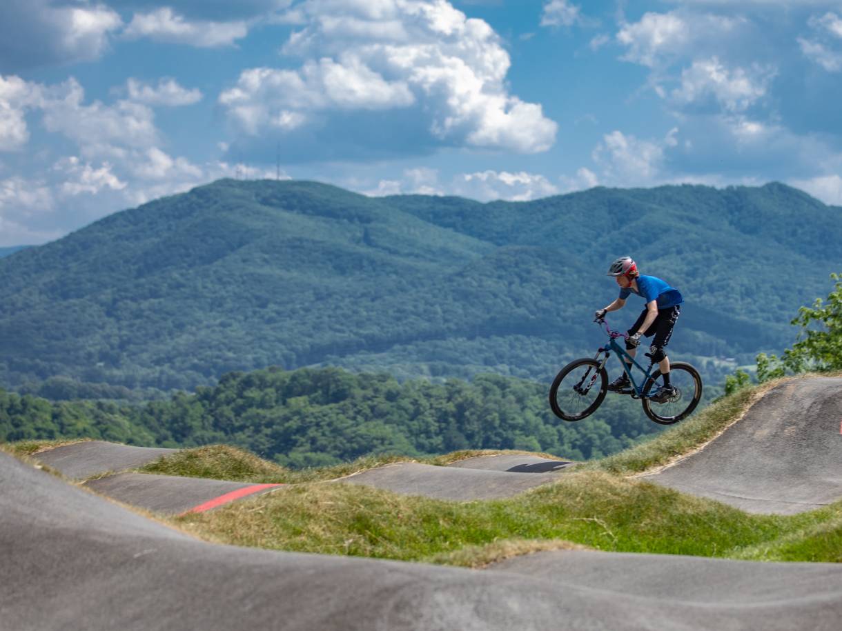 World-Class Mountain Biking: Don’t Sleep on Tennessee's Tannery Knobs ...