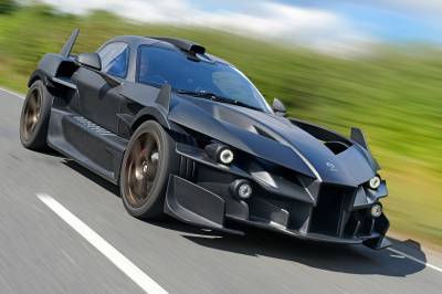 Magnificent Details, Polarizing Styling: Pagani Utopia Hypercar ...