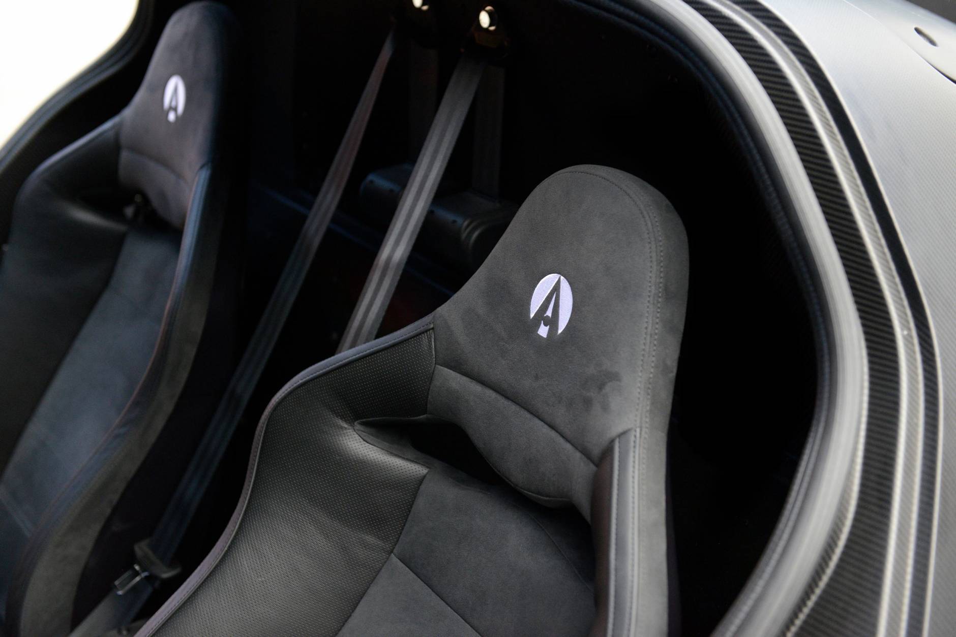 Electric Performance, Onboard Turbine Generator, and All the Carbon ...