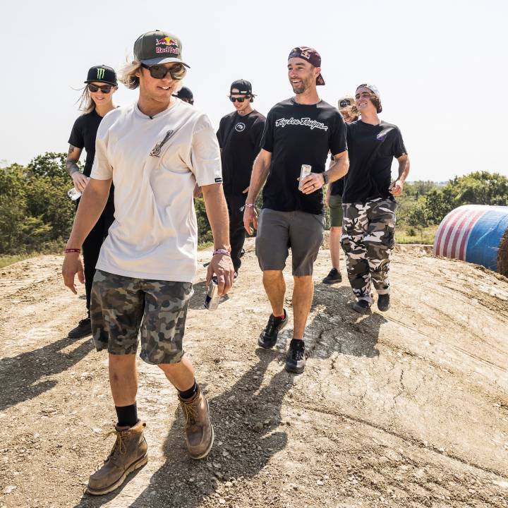 Red Bull Dual Ascent 2022 Highlights: Climb the Dam Thing! | GearJunkie