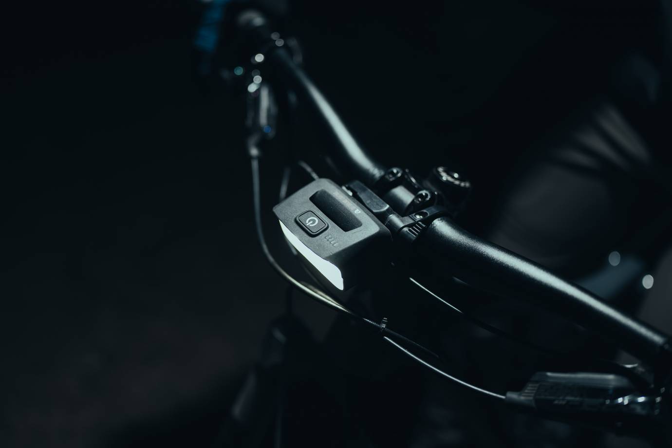 US-Made 'Hangover' Helmet Light Claims Better Light With Unique Beam ...