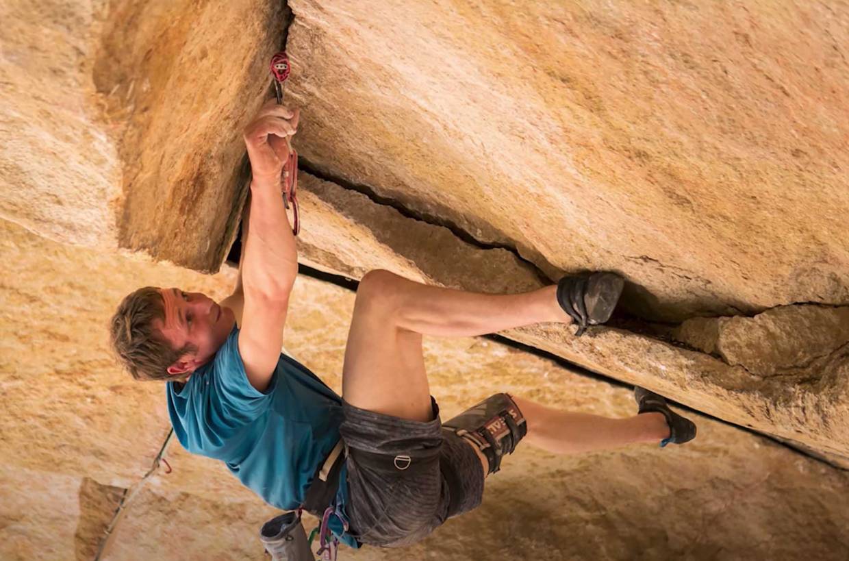 Wide Boyz' Whittaker Flashes 5.13d Roof Climb on First Try | GearJunkie