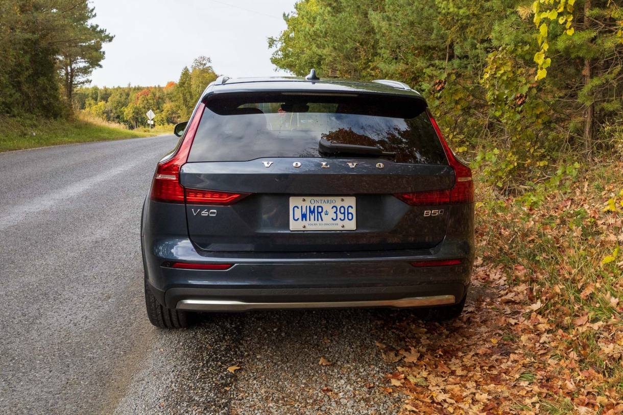 2023 Volvo V60 Cross Country Review: The All-Terrain Swedish Wagon