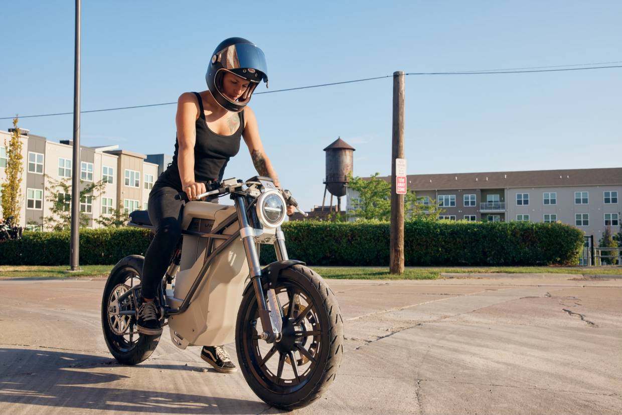 Land Energy E-Motorcycles: Impressive Price, Swappable Battery Tech ...