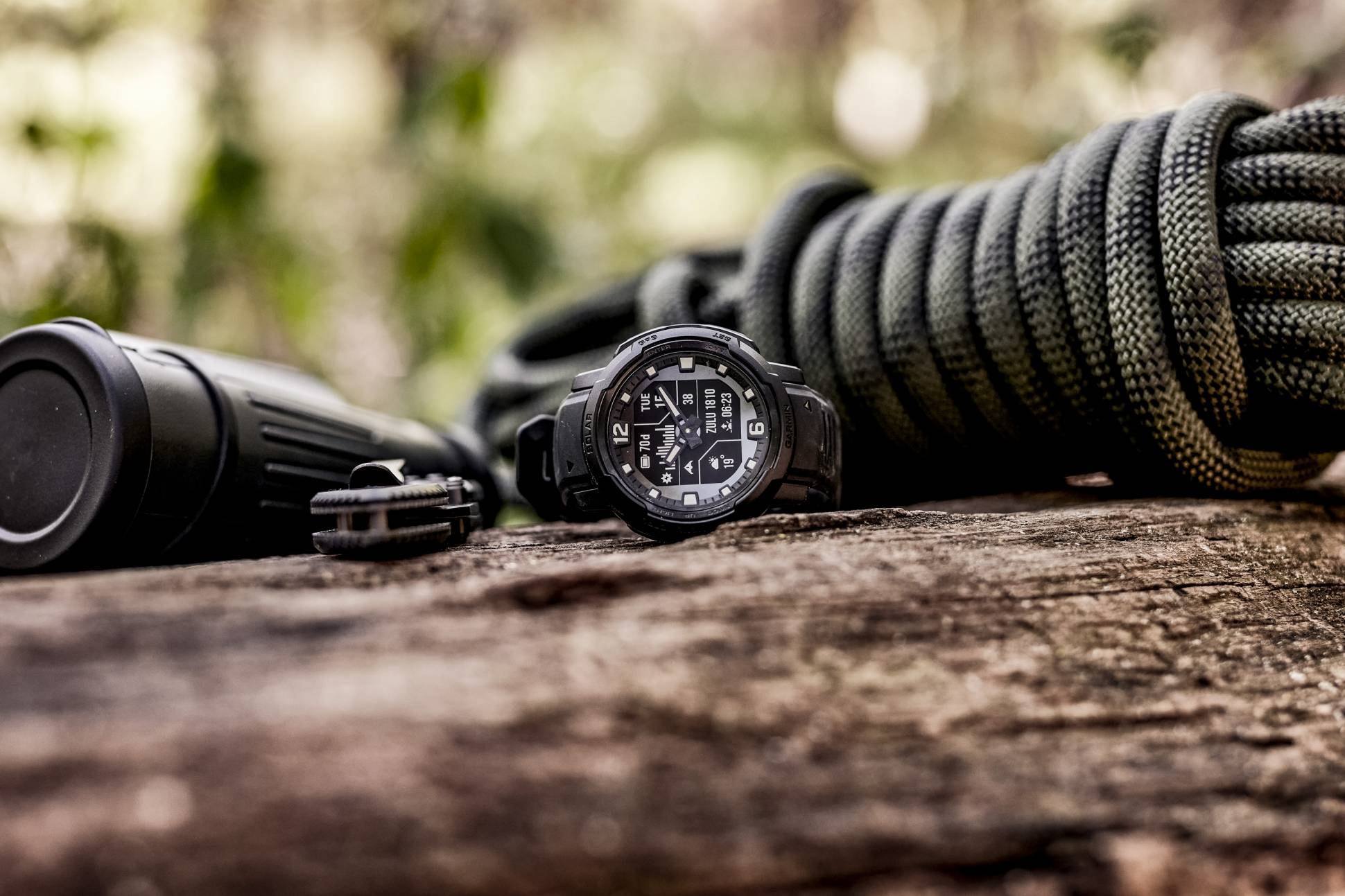 Garmin Unveils Instinct ‘Crossover’: Half Analog, Half Smartwatch ...