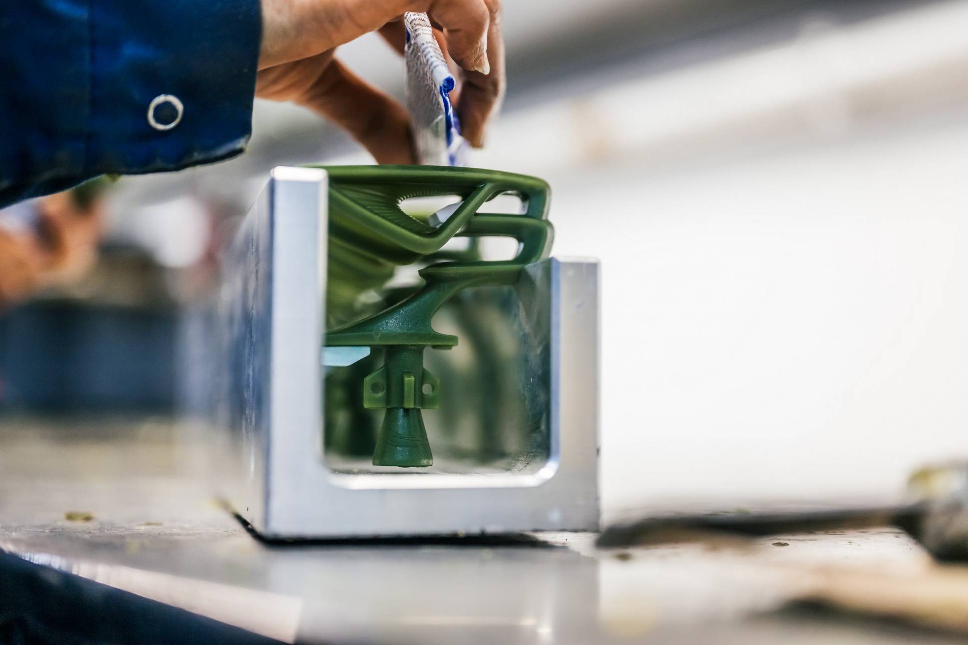 Bentley's Flying B: The Art of the 'Bonnet Mascot' Lives On | GearJunkie