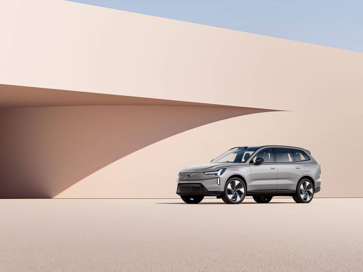 2024 Volvo EX90: Familiar Design Meets Future Technology | GearJunkie
