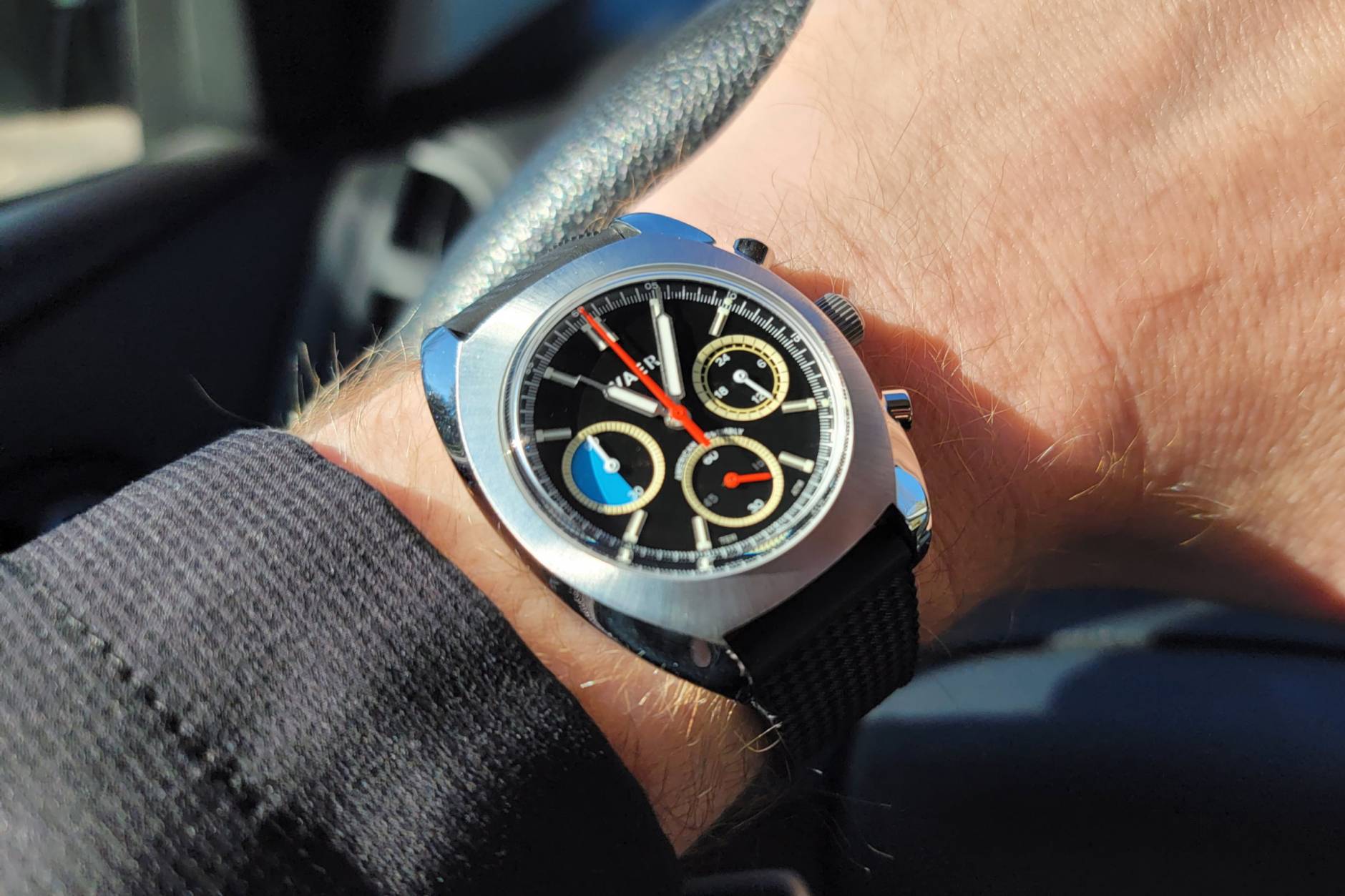 Vaer R1 Racing Chronograph Review: Finally, a Good '60s Flashback