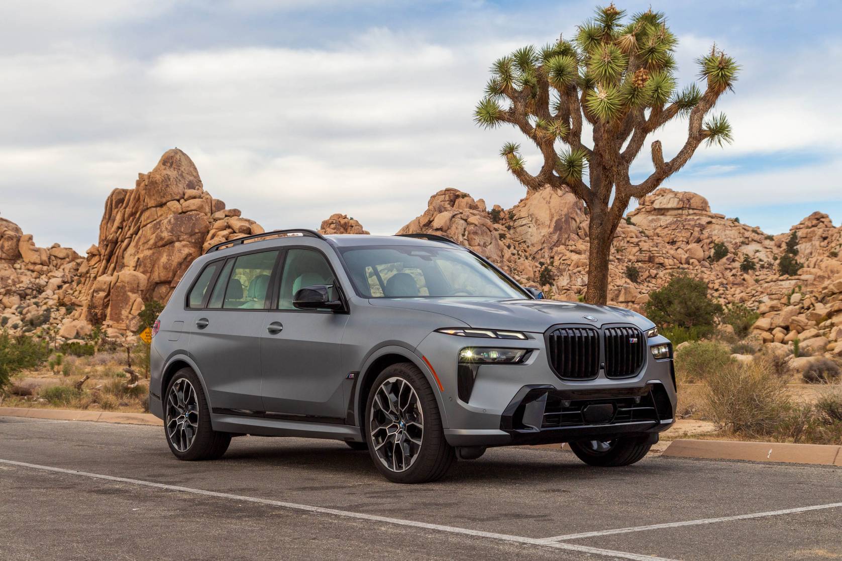 2023 BMW X7 Review: iDrive Wow Factor and Better Fuel Efficiency | GearJunkie