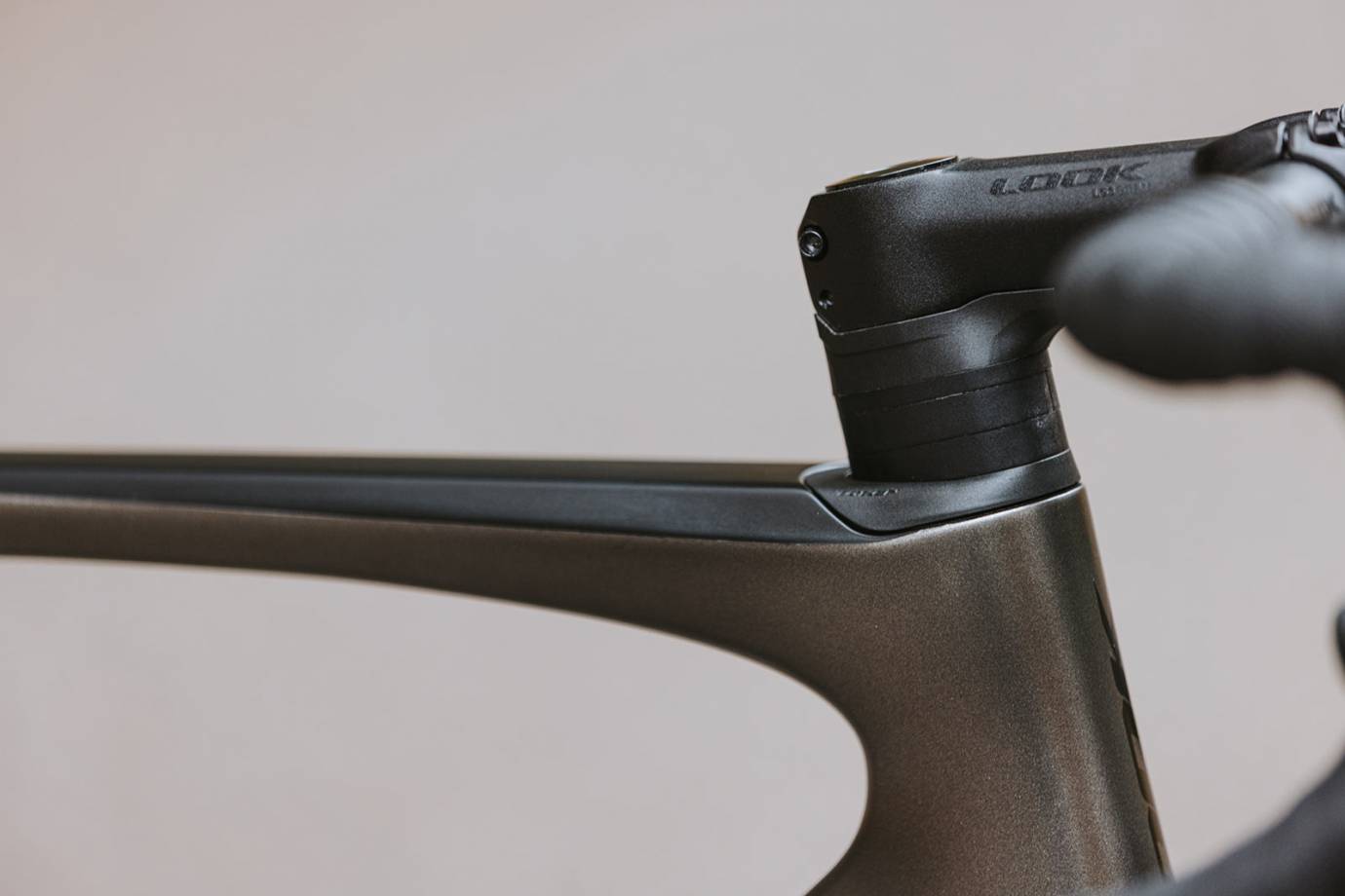 LOOK 765 Optimum Endurance Road Bike: '3D Wave' Design Promises Smooth ...