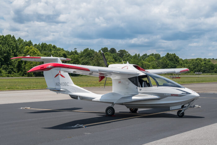 Stupid Easy to Fly, Land Nearly Anywhere: A Non-Pilot's Review of the ...