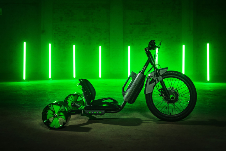 Electric Drift-Trike, Gyroscope Headlamp, 'Sharkhunter' Watch, and More ...