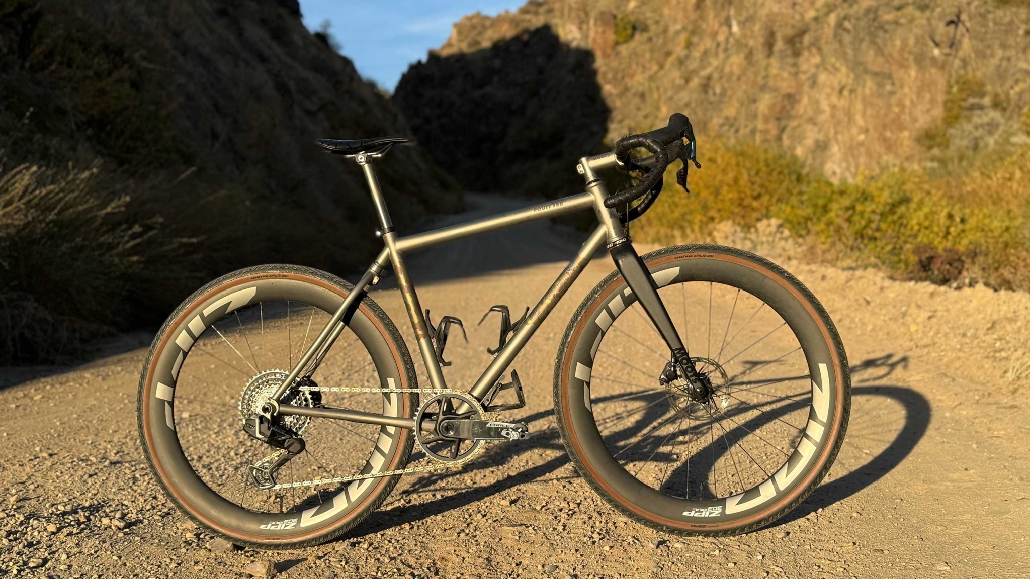 Invisible Suspension Smooths Gravel, Saves Speed: Moots Routt YBB ...
