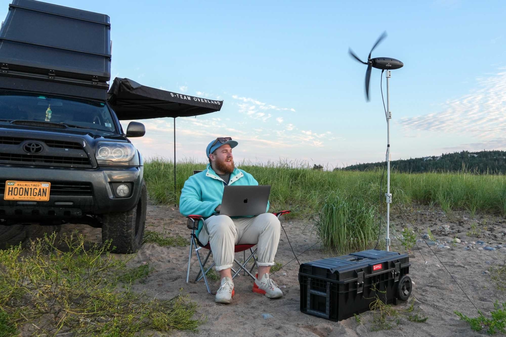 Water Bottle–Sized Wind Turbine Provides Power Anywhere With a Breeze ...