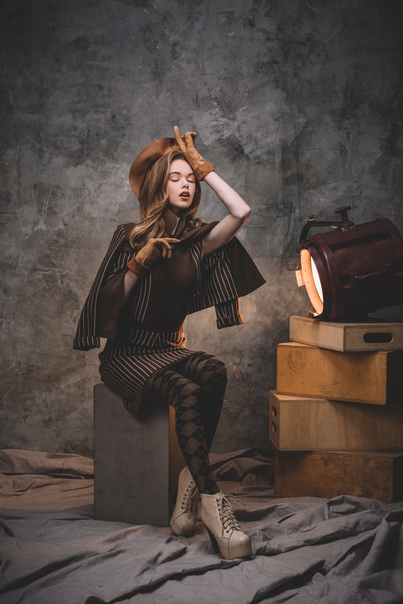 Photo by Tim Engle, Renne Alejandro , Emily , Hannahbe, Yesenia Caro - Kavyar