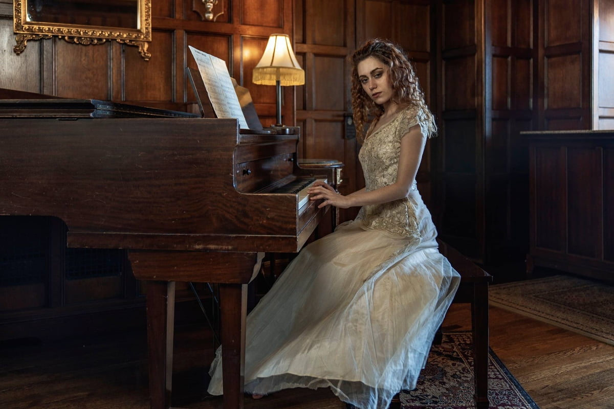 Photo by Cliff Lenderman, Dainty Rascal, Thornewood Castle, Anne Snider ...