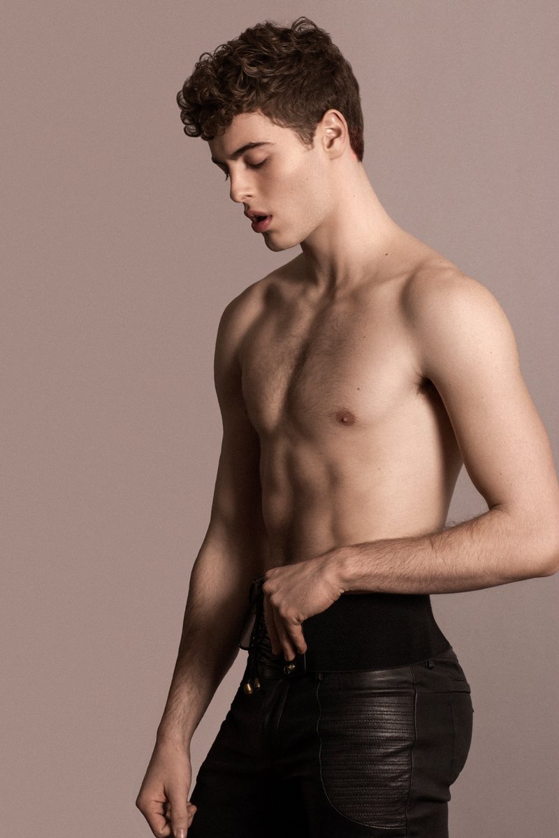 Photo by Valeria Belenko , Nicholas Allen, Michael Moreno - Kavyar