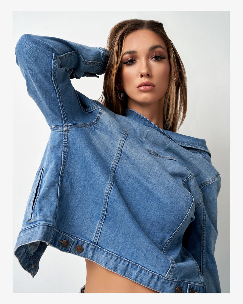 Hannah Pugh - Kavyar