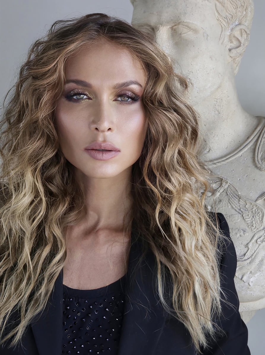 Photo by Samuele Riva, Fernando Torquatto, Barbara Romer - Kavyar