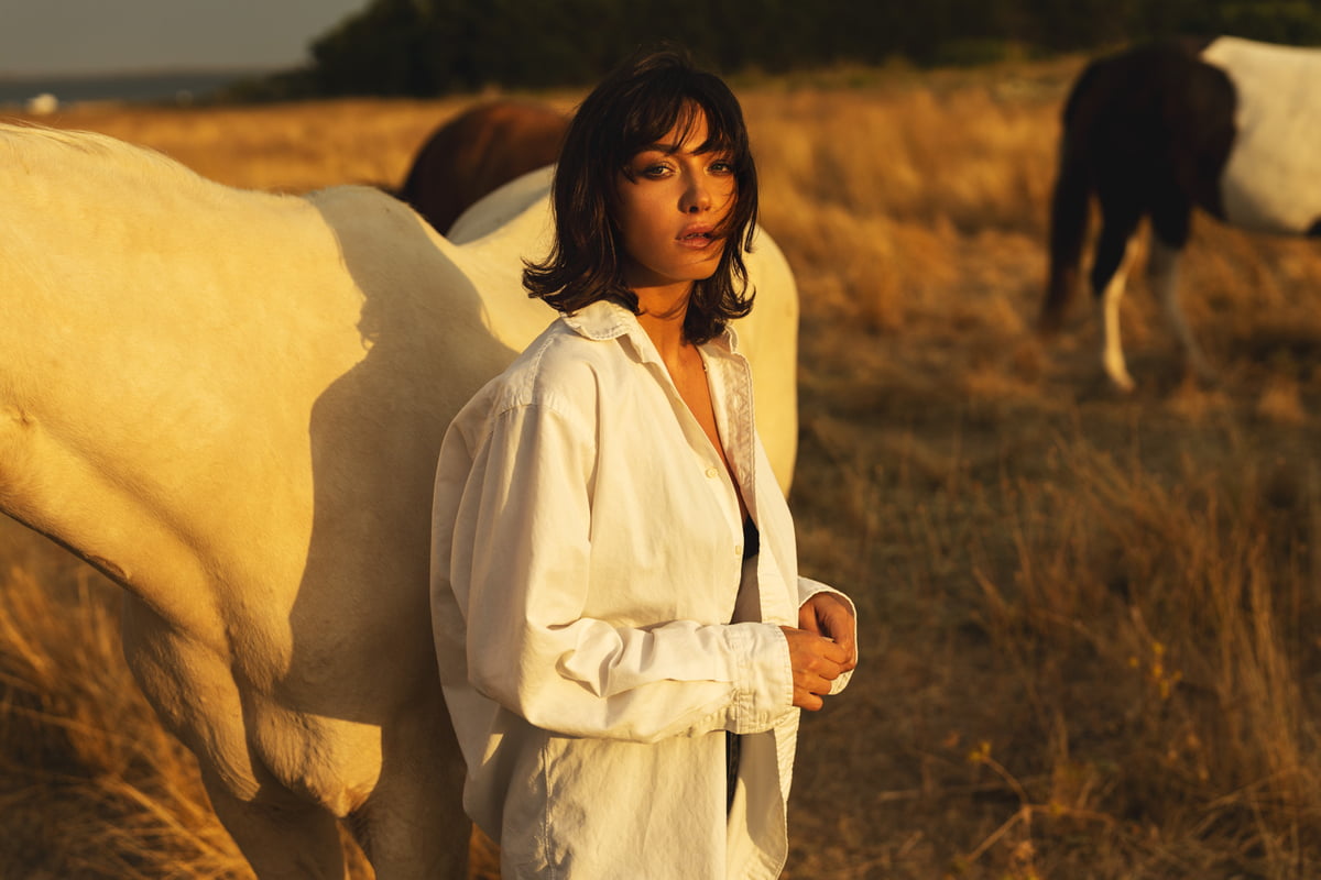 Photo by Marie DEVINE, Ana Lizana, Elvire Thuot - Kavyar