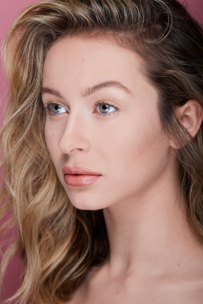 Photo by Juan Carlos Maciel, Mackenzie Lawren - Kavyar