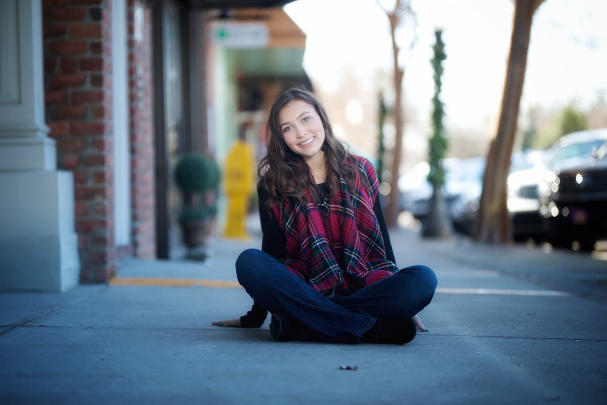 Photo by Mark Farmer, Macy Palmer - Kavyar