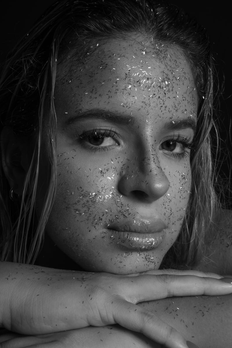 Photo by Ana Faneite, Mishell Thielen - Kavyar